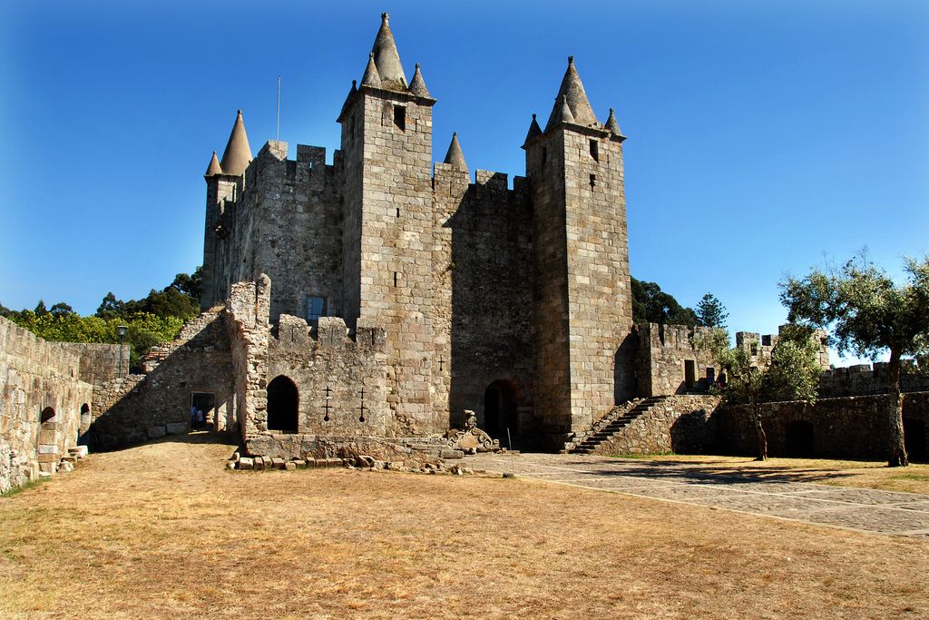 Santa Maria da Feira Castle